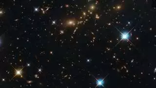 Teleskòp "Hubble" te resevwa foto nan youn nan pi gwo objè yo nan linivè a