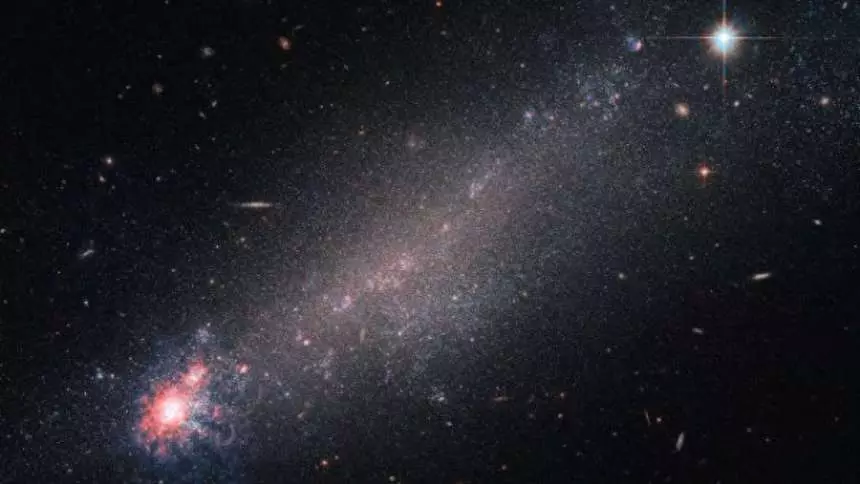 Rianta gafa Hubble de bhreith na réaltaí