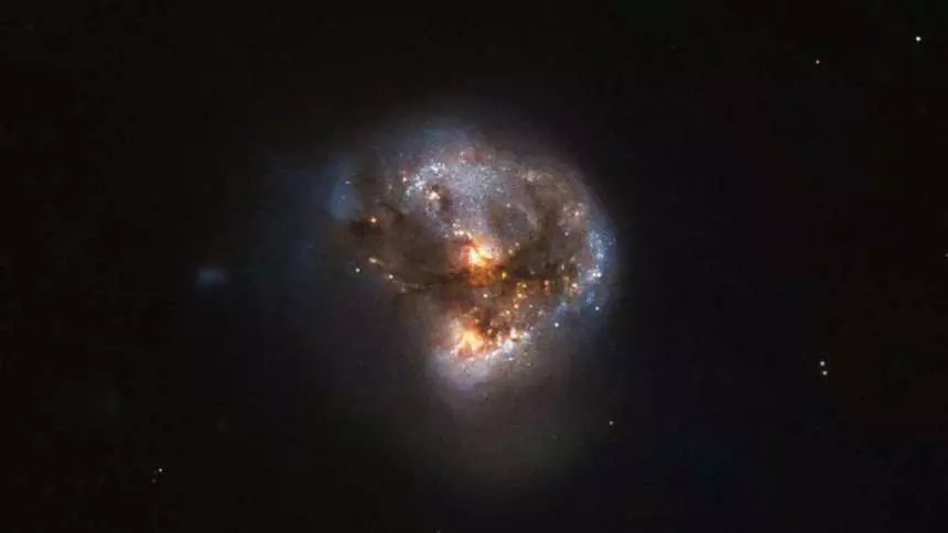 "Galaxy Megamaseriň suratyny aldy