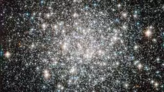 Teleskop "Hubble" Filmet en Star Cluster "Space Diamonds"