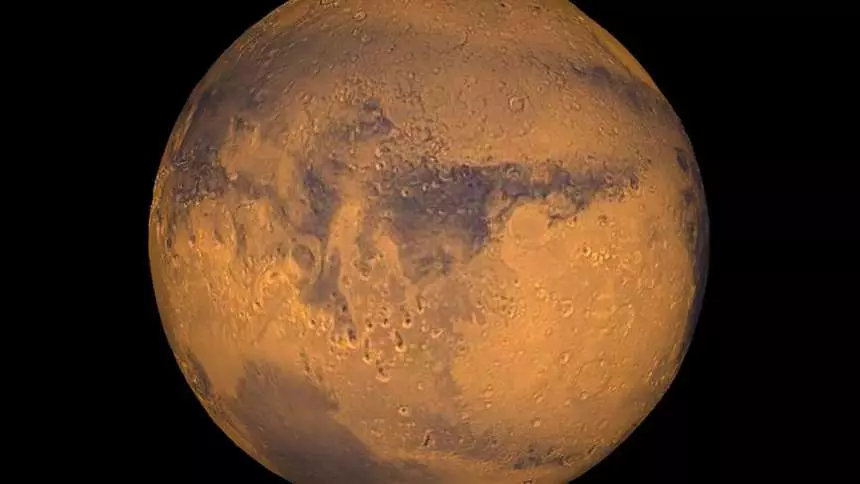 Mars suwuk suw bilen köl tapyldy