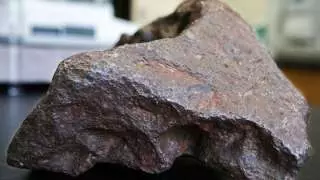 কৃষক 30 বছর বয়সী একটি দরজা স্টুপার meteorite মূল্য 100 হাজার ডলার হিসাবে ব্যবহৃত