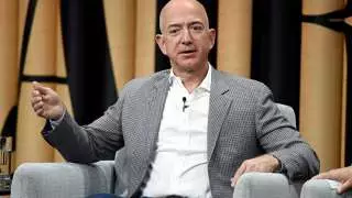 Jeff Bezos: Amin'ny ho avy, ny olona dia hamolavola indostria mavesatra amin'ny habakabaka