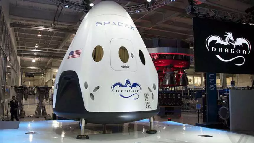 Le navire de passagers de Dragon de SpaceX sera testé uniquement en août 2018