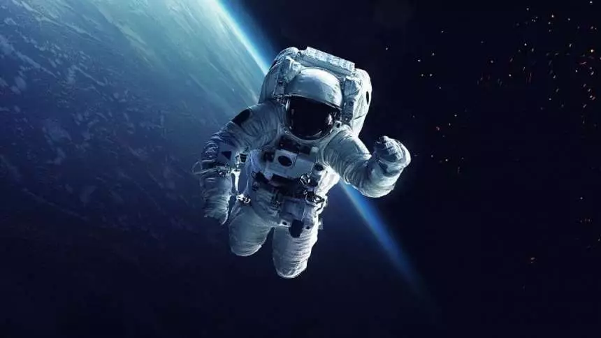 Espaziorako hegaldi luzeak negatiboki eragiten dute astronauten garezurrean