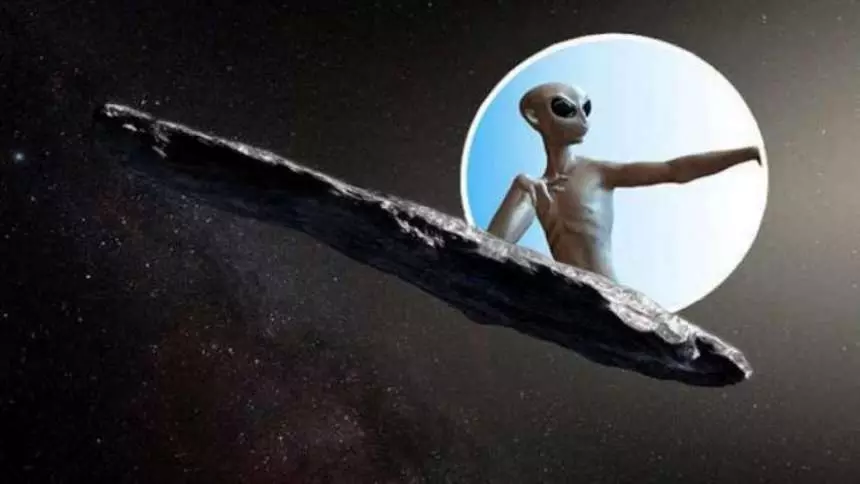 Waring Scott nuduhake gambar karo Alien ing Beno Asteroid