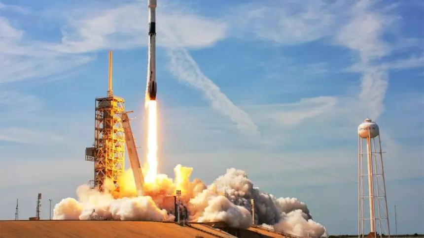 Spacex ra mắt với một số hồ sơ của các vệ tinh