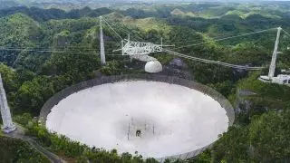 Observatorium terbesar arecibo akan mencari tahu karena ancaman keruntuhan