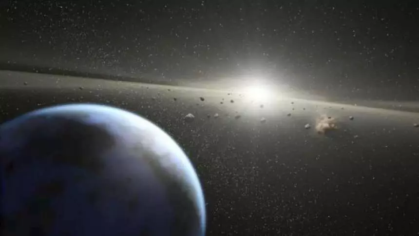 Dhulku wuxuu ku dhowaad galay 15-mitir asteroid