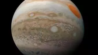 NASA montris ekscitan bildon de Jupitero, farita per sia orbito