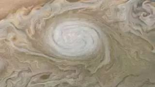 NASA viste et imponerende bilde av et stort hvitt sted på Jupiter