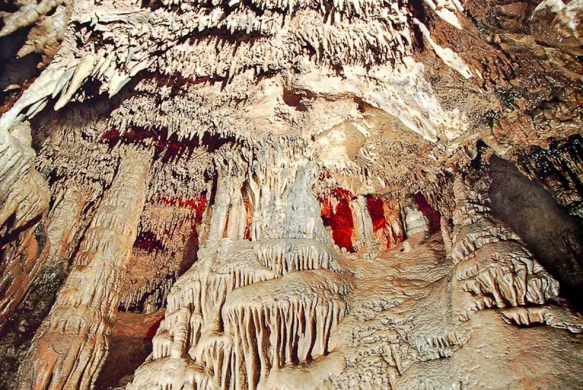 Höhl vum schwaarze Shaman. Rätsel vum Kashkulak Karst Dungeon