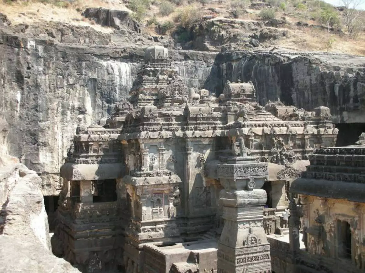 Temple Ajanta - titokzatos barlangok lenyűgöző belső térrel