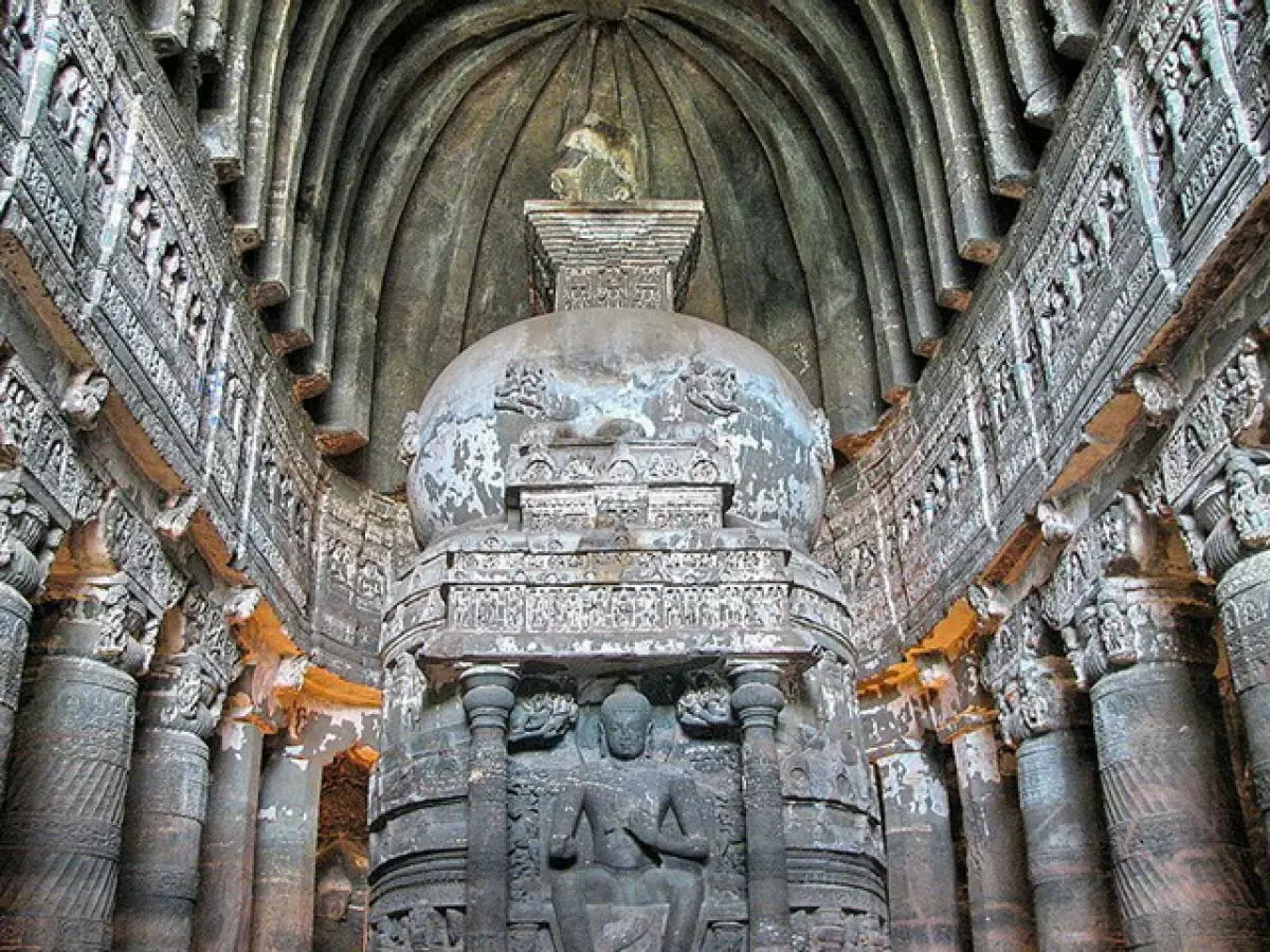 Temple Ajanta - titokzatos barlangok lenyűgöző belső térrel