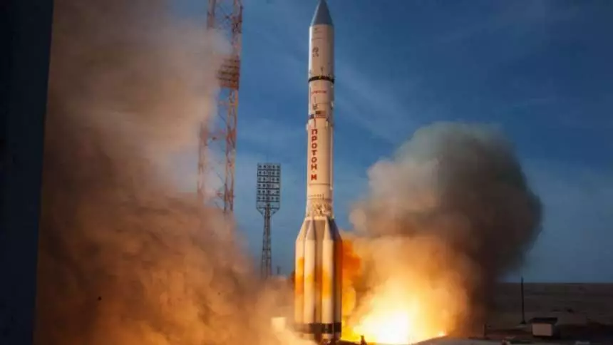 Proton-m rocket aumai Amerika ma Europa satelites i le pobit