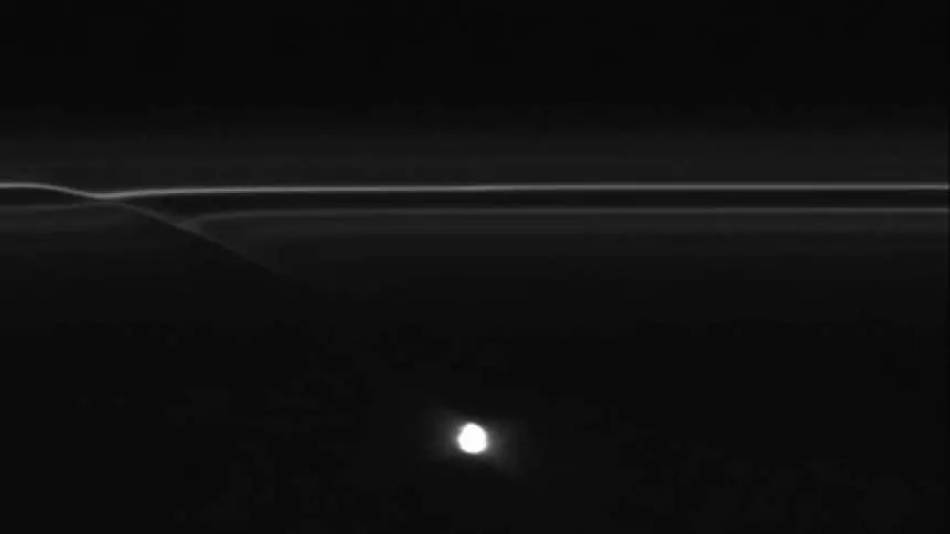 NASA Saturn Ringsの新写真を発表