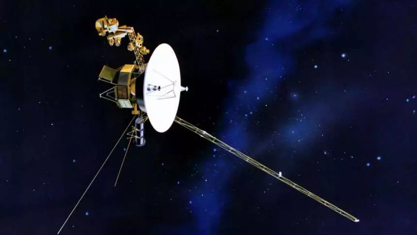 Satelitoj-Fratoj "Voyager": 40-jara - ne la limo