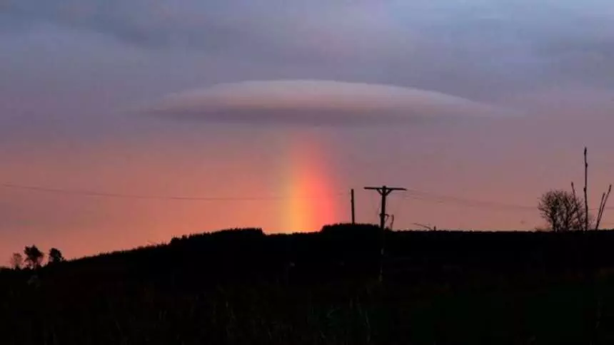 Scott Waring je pokazal UFO nad Rainbow, fotografijo