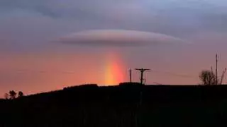 Scott Waring UFO li ser Rainbow, wêne nîşan da