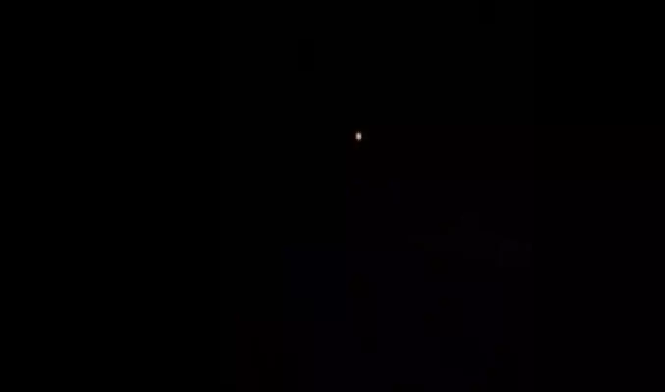 Ang Glowing UFO nakakita sa Ukraine, Video