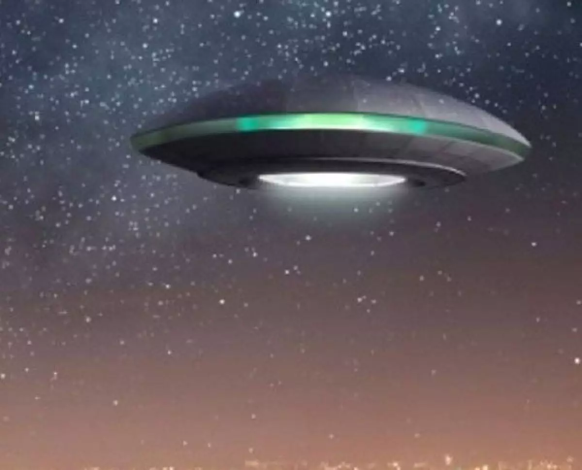 Көлдүн түбүндө Марстагы Көлдүн колочкасы uFO