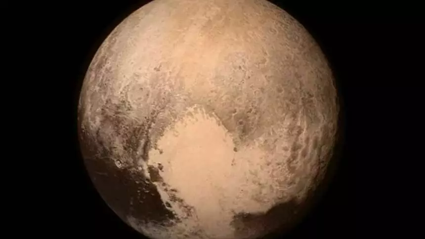 La tête de la NASA a de nouveau déclaré que Pluton doit renvoyer le statut d'une planète à part entière