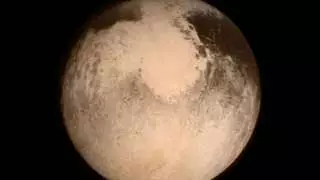 Het hoofd van NASA beschouwt Pluto met een volwaardige planeet