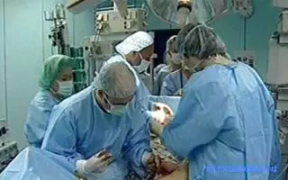 Provoz (chirurgický) - Deniz Lynn Deniz (Stručný)
