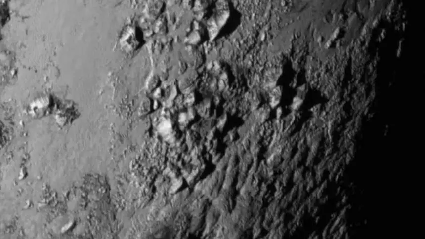 Gepubliceerde eerste officiële kaart van Pluton