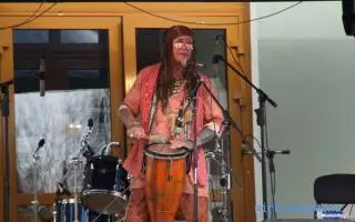 Singing - Indian Shaman Dream Interpretim