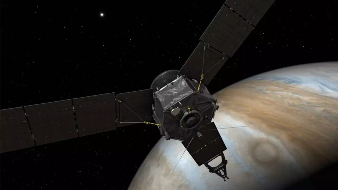 Juno het nuwe foto's van 'n groot rooi plek op Jupiter ontvang