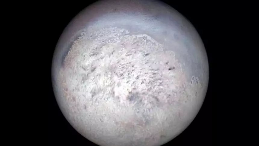 На супутнику Нептуна знайдені незвичайні крижані структури