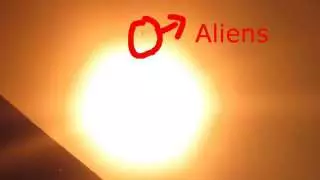 UFO na pozadí Solar Eclipse: Objekt s krídlami visel na oblohe nad Kanadou