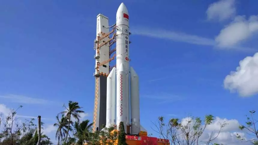 China se está preparando para cumplir el primer lanzamiento de un gran misil de elevación de carga.