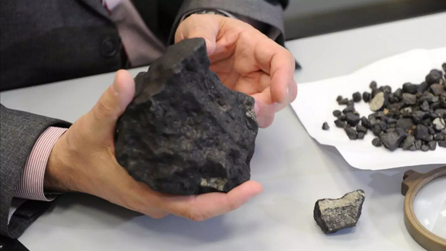 Mysterious meteorite with Mercury