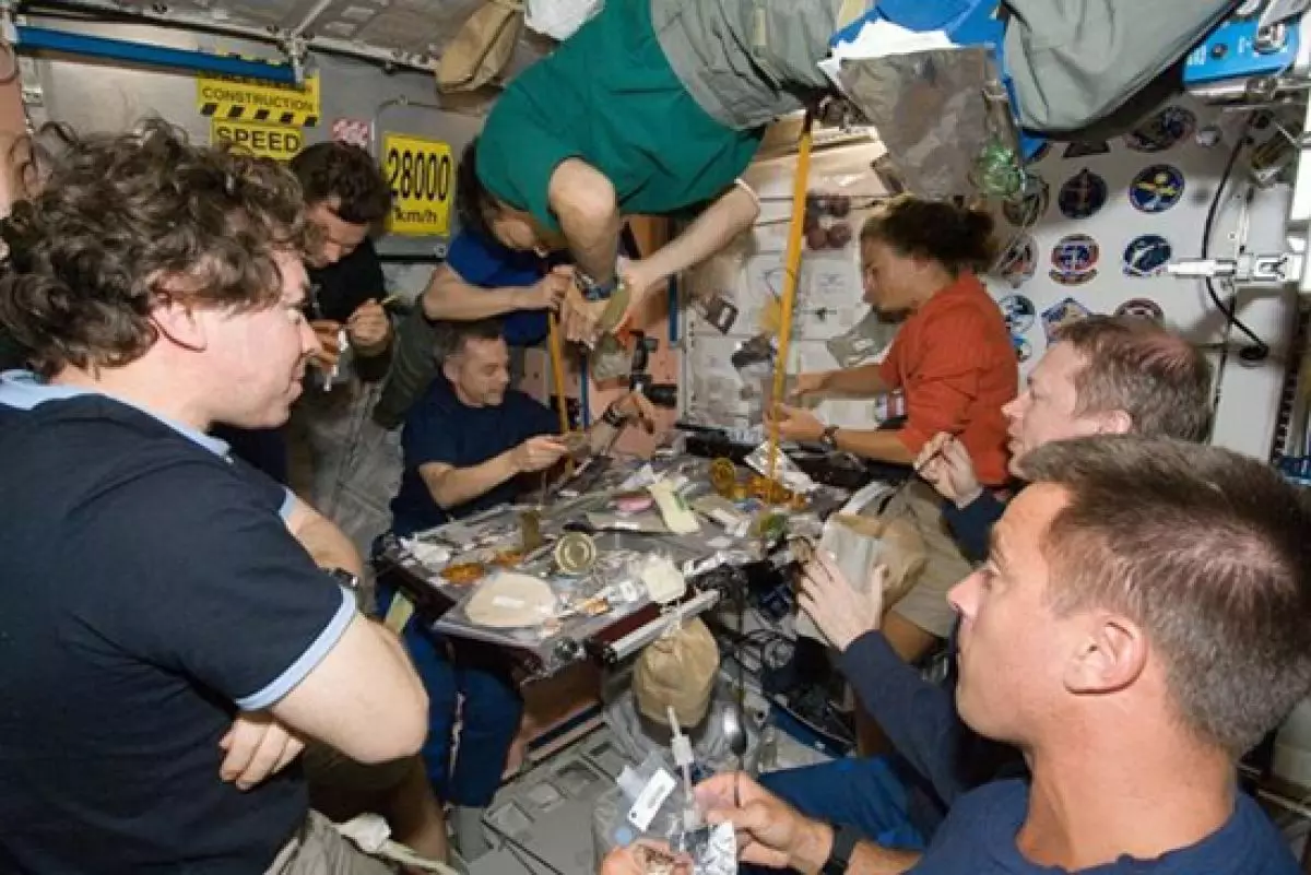 AYDIN ​​AIMBETOV: ISS இன் வாழ்க்கையில் இருந்து பதிவுகள்