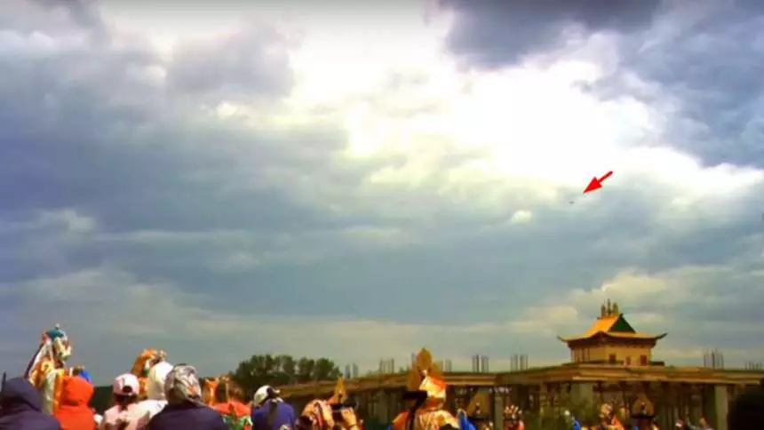 उलान-उदे पर आकाश में, यूएफओ बौद्ध संस्कार के दौरान दिखाई दिया
