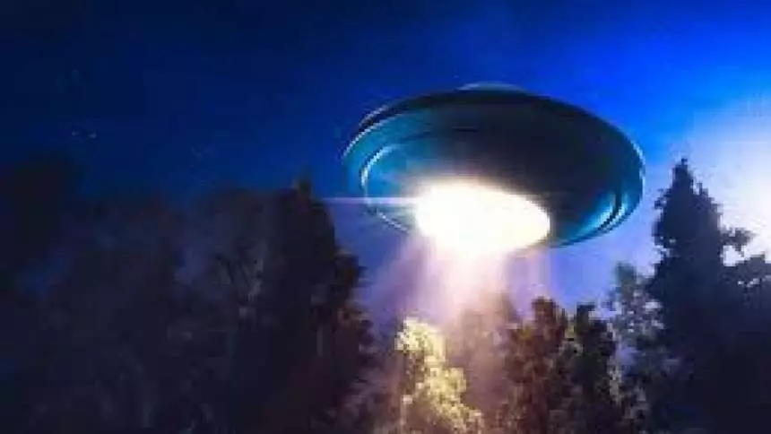 Video na UFOs juu ya Kherson ikawa hisia kwenye mtandao na hisia na watafiti