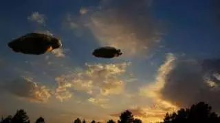 ໃນລັດ New Jersey, ສອງ UFOs ຕີວິດີໂອ