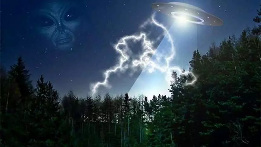 АКШта моңарчы күрелмәгән UFO эшчәнлеге теркәлде, челтәрдә видео пәйда булды