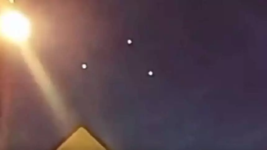 Video met 'n reuse UFO oor Cleveland Gesteelde Amerikaners