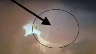 No céu sobre os EUA, o UFO teleportou de outra dimensão