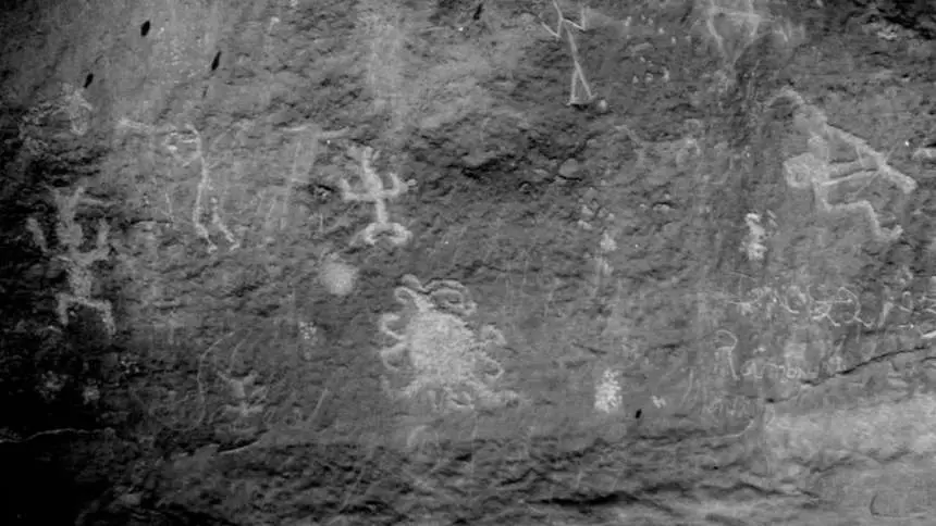 Petroglyphs ลึกลับ Canyon Cauco พบคำอธิบาย