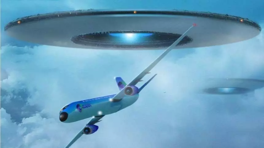 Belanja ngudag airliner: UFologists dilakukeun Video UFO Aliran Ovin, anu panjang henteu hoyong nunjukkeun