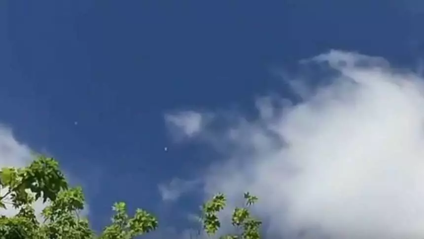 Montreal მაცხოვრებლები შეშინებული გამოჩენა ორი UFOs ცაში
