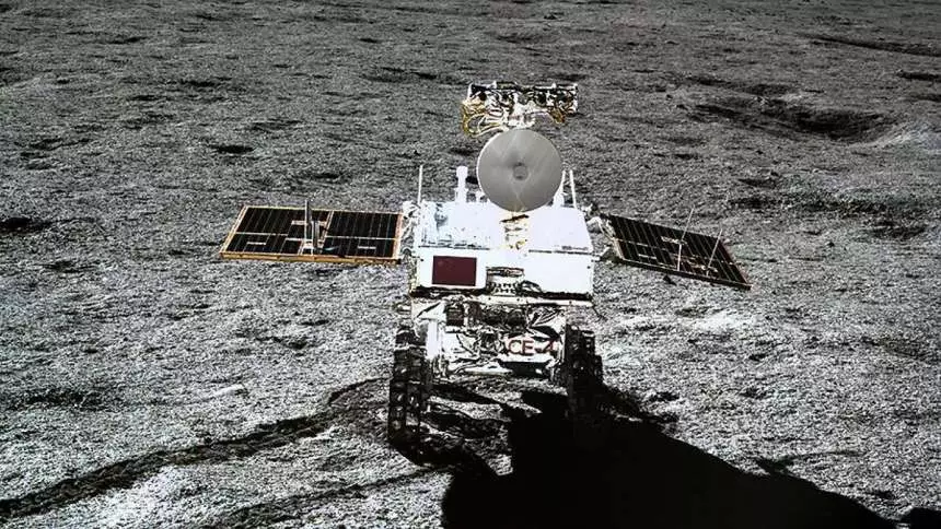 Txinako Moonport "Yuitu-2" satelite naturalaren atzeko aldean berriro hasi zen ikerketa